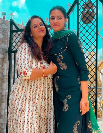 Arushi Handa Wiki, Age, Boyfriend, Husband, Family, Biography & More ...